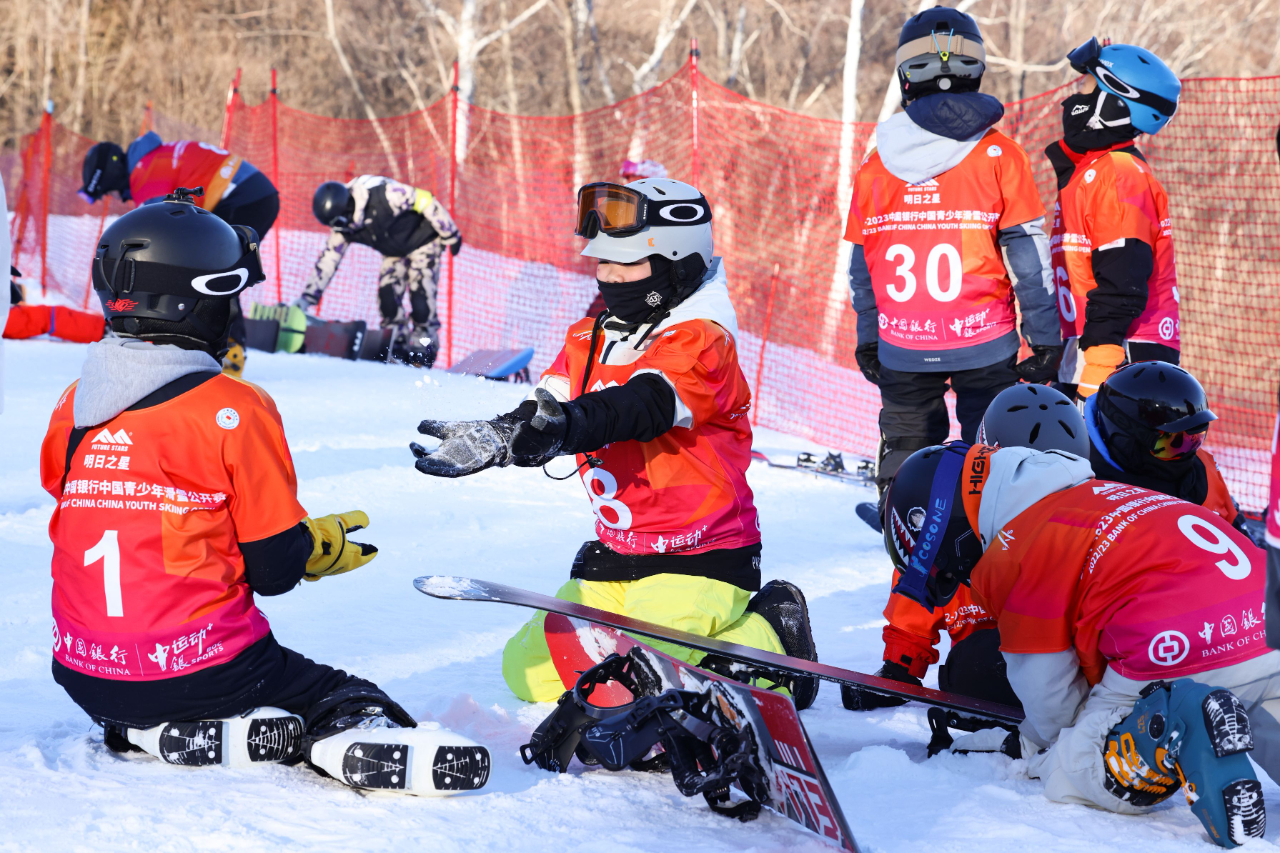 中国青少年滑雪公开赛吉林站圆满结束 - 体育 - 中工网