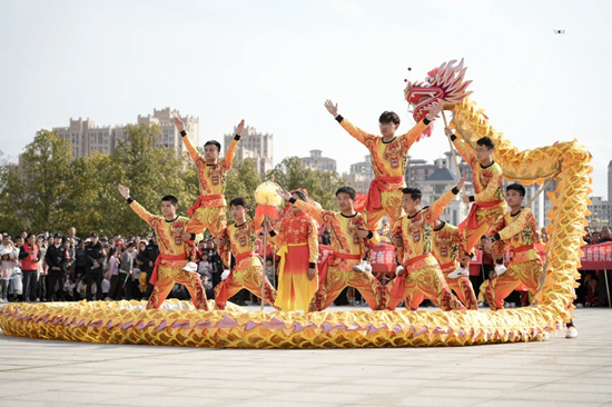 江西上高县第十三届迎新春舞龙大赛举办 - 旅游 - 中工网