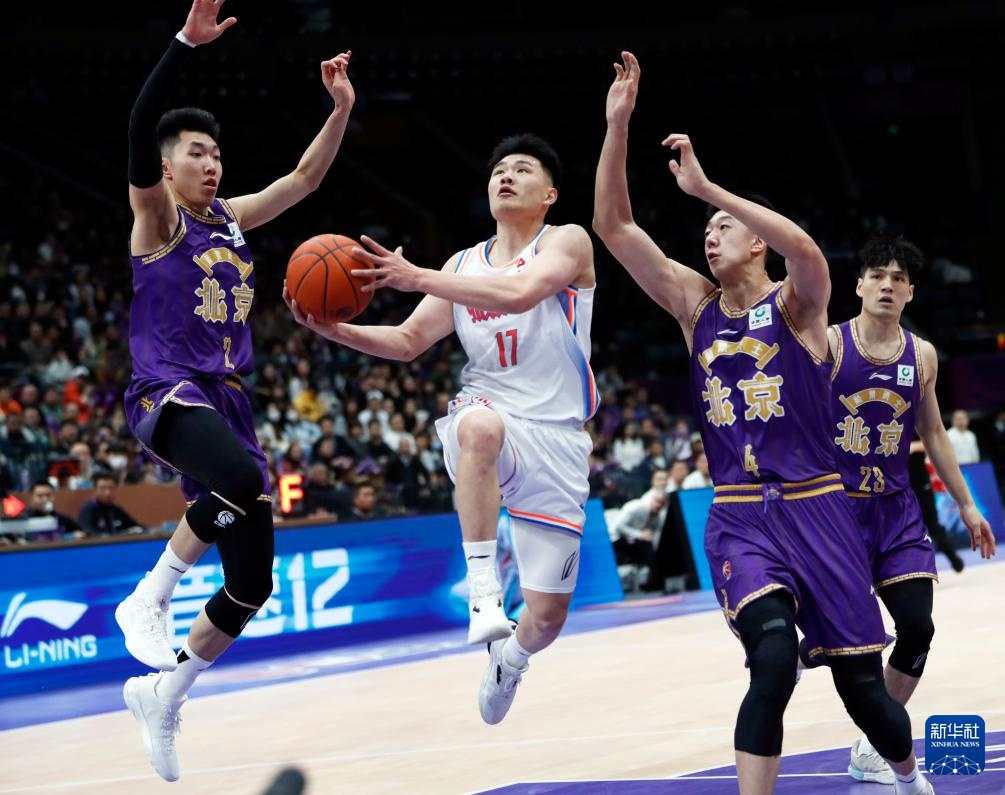 篮球——CBA常规赛：北京控股胜四川金强 - 体育 - 中工网